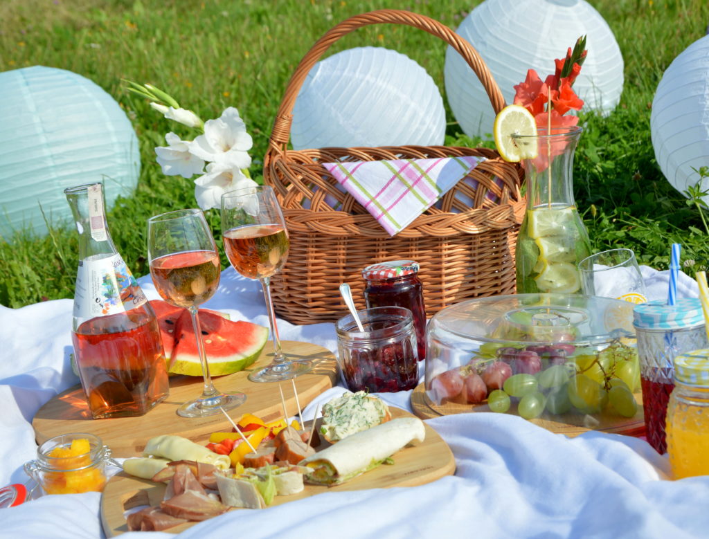 Letni piknik wśród natury - Blog sklepu PRYMUSAGD.PL